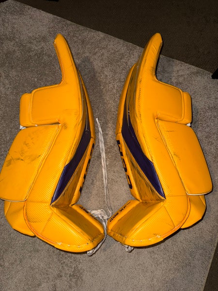 34" 2024 CCM Axis XF Pro Regular Goalie Full Set (Used) | SidelineSwap ...