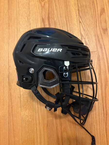 Box Helmet. Bauer Re-Akt 150 w/ Gait G7 Senior Face Mask ...