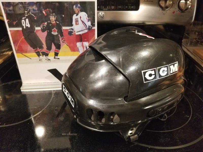 Team Canada CCM hockey Helmet "Captain Canada" #94 Ryan Smith ...