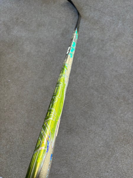Senior Bauer Vapor FlyLite Right Handed Hockey Stick P28 77 Flex (New ...