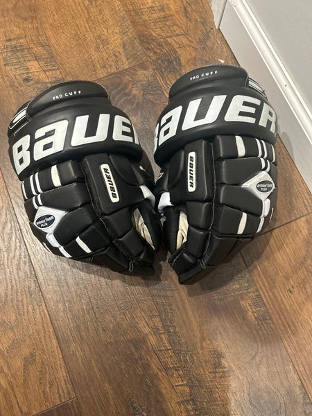 Bauer Supreme 3000 Gloves 14" (Used) | SidelineSwap | Buy and Sell on ...