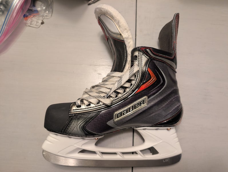 Bauer Vapor APX2 Hockey Skates 6E Pro Stock Wide | SidelineSwap | Buy ...