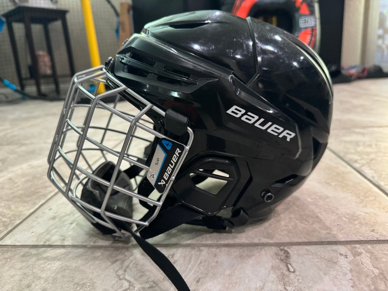 Small Bauer Re-Akt 55 Helmet (Used) | SidelineSwap | Buy and Sell on ...