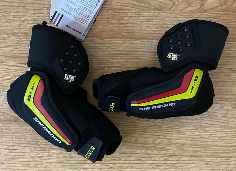 Sherwood Rekker Legend 1 Hockey Set | SidelineSwap | Buy and Sell on ...
