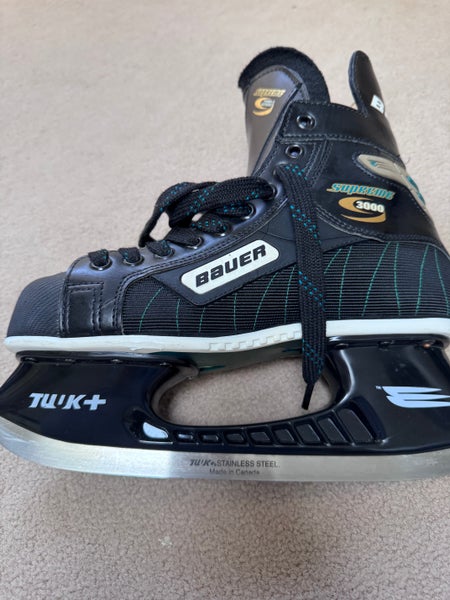 Bauer Supreme 3000 Hockey Skates C Width 7.5 (Used) | SidelineSwap ...