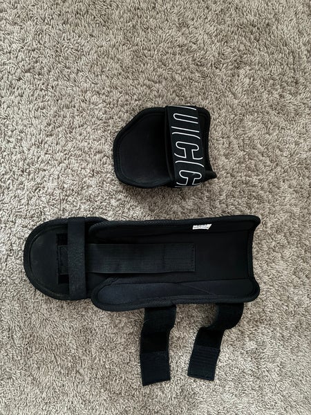 Marucci Elbow and Leg Guard Set Black (Used) | SidelineSwap | Buy and ...