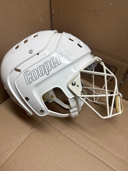 VINTAGE COOPER SK600 HOCKEY HELMET LIKE NEW WITH HM40 PLAYER GOON CAGE ...