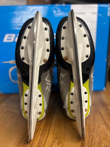Bauer Vapor Hyperlite Hockey Skates - Senior 8.5 / Regular Width (Good ...