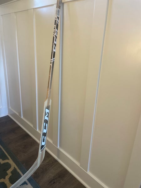 CCM Extreme Flex 4.5 Regular Goalie Stick (used for one practice ...